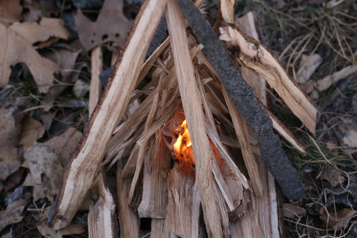 Fire Building Techniques: Know How to Build a Fire in Minutes – Hiking ...