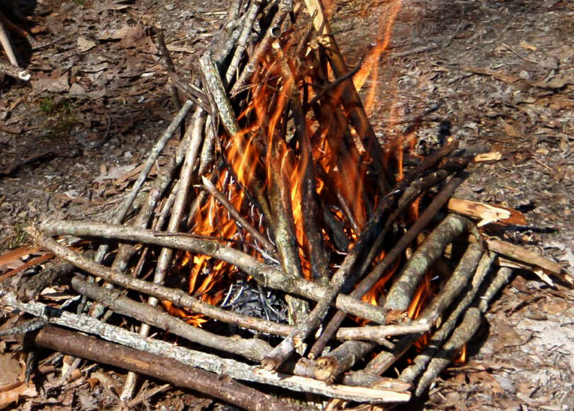 Fire Building Techniques: Know How to Build a Fire in Minutes – Hiking ...